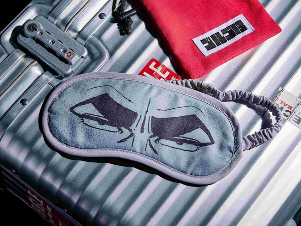 俺の寝顔を見るな!?「ゴルゴ」眼光鋭いアイマスクが登場！ 「BE-PAL」11月号特別付録 1枚目の写真・画像 | アニメ！アニメ！